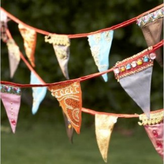 Wedding bunting - put out the flags on your wedding day | The Dessy Group